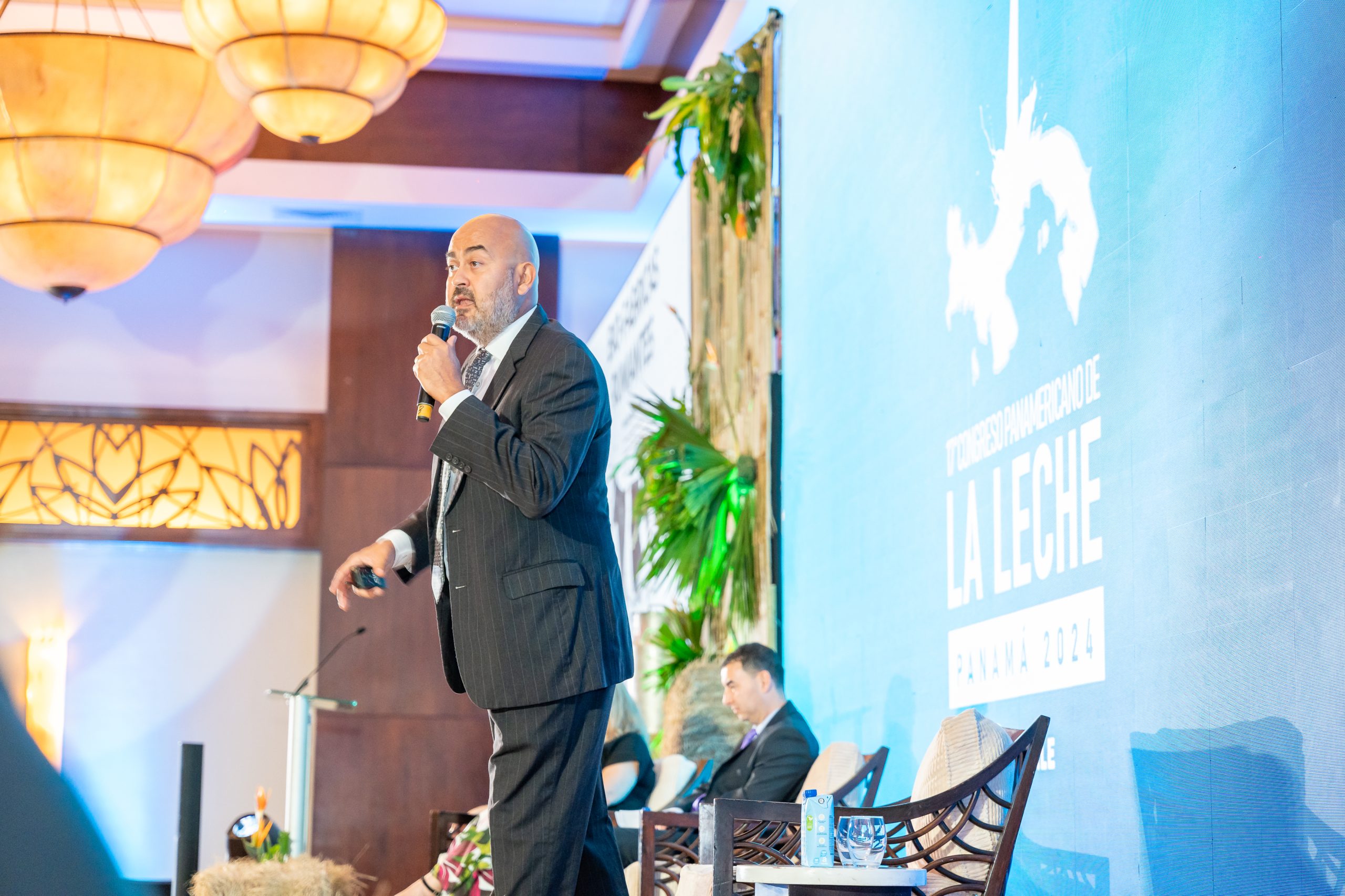 ¡SÍ A LA LECHE PRESENTE EN EL 17º CONGRESO PANAMERICAO DE LA LECHE ...